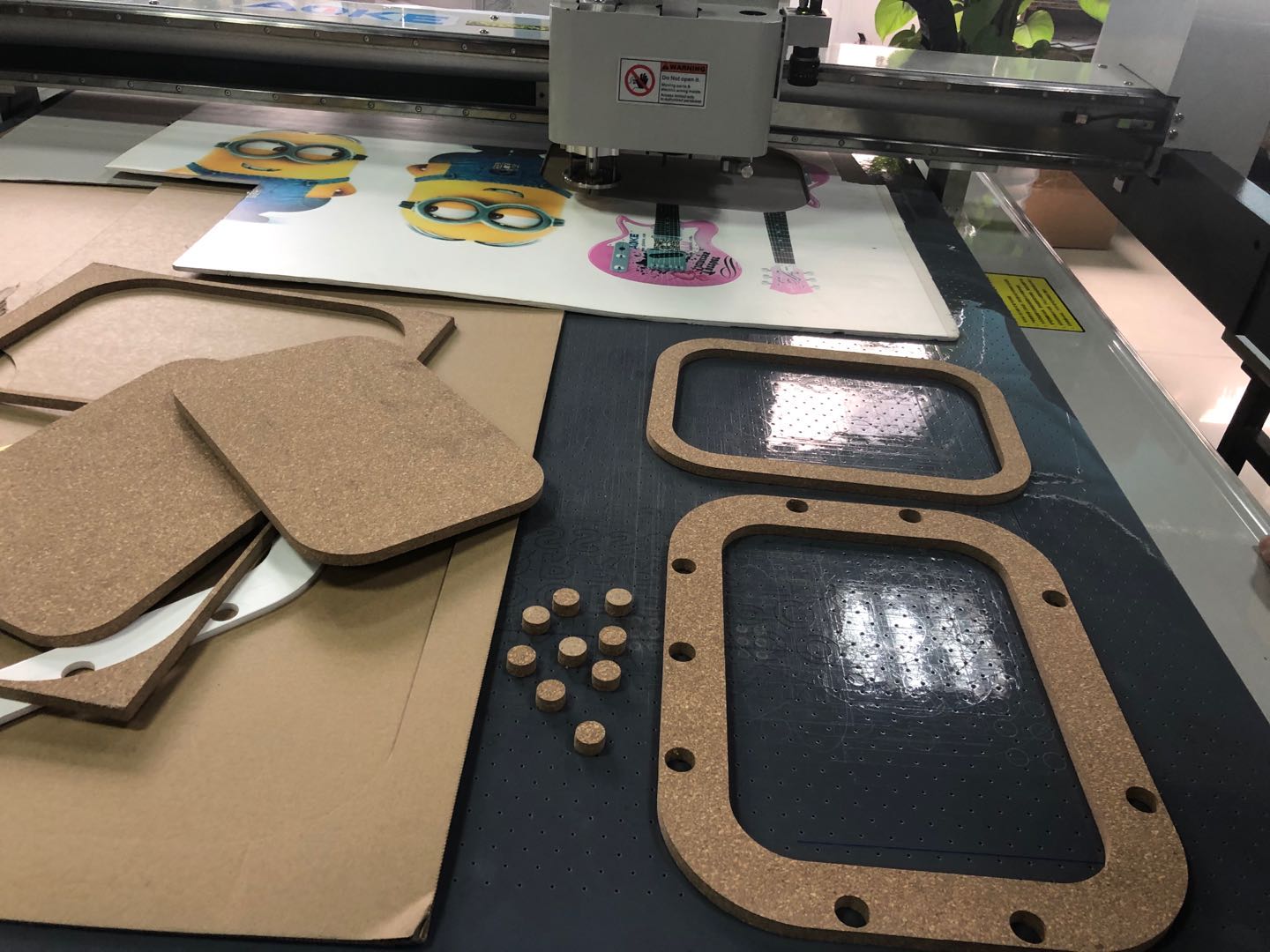 9mm cork gasket cutting machine – corrugated cardboard paper box EPE ...